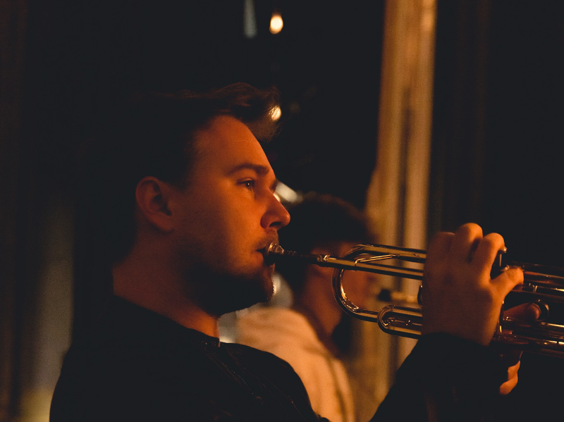 Daniel Amann beim JM World Jazz Orchestra 2021 - Notes